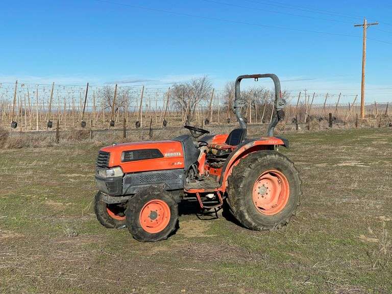 2004 Kubota L3130 Tractor - Booker Auction Company