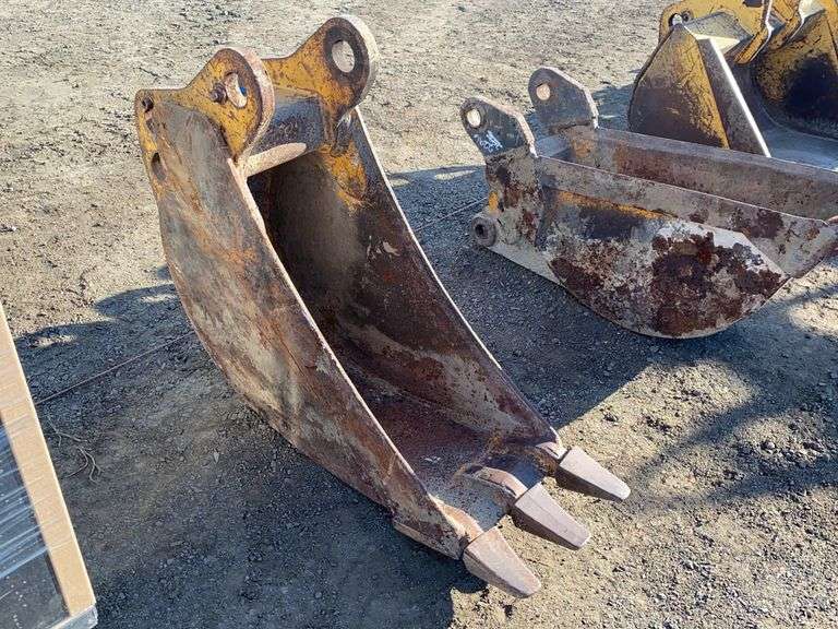 12” Backhoe Bucket - Booker Auction Company