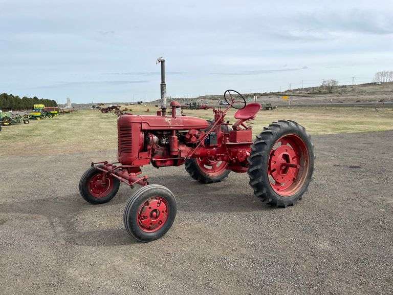 Farmall FC Tractor - Booker Auction Company