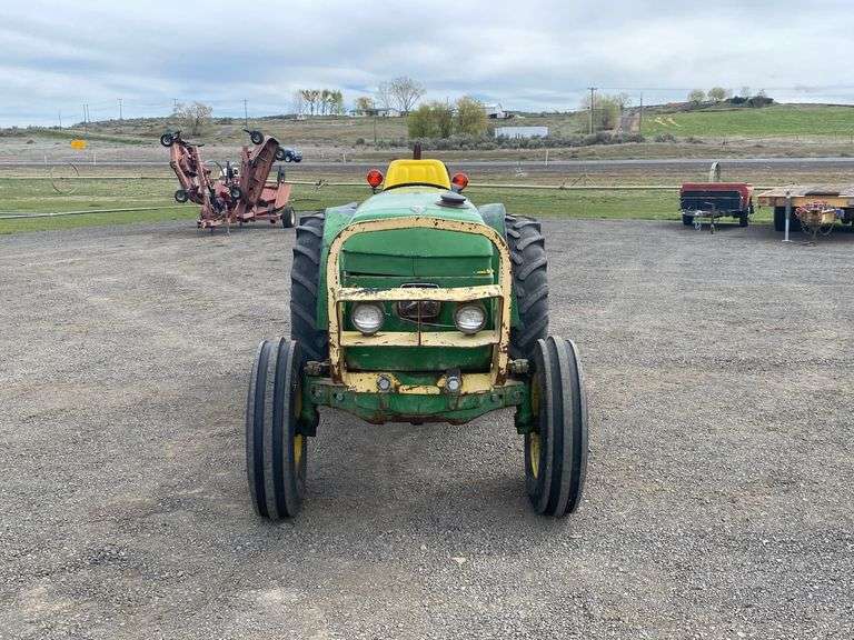 John Deere 2255 Tractor - Booker Auction Company