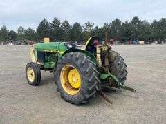 John Deere 2255 Tractor - Booker Auction Company