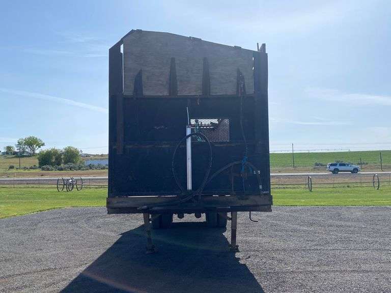 1998 Versa Box Silage Trailer - Booker Auction Company