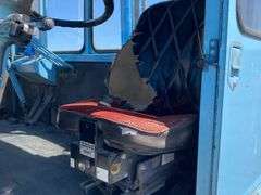 1991 Roadrunner Hay Squeeze - Booker Auction Company