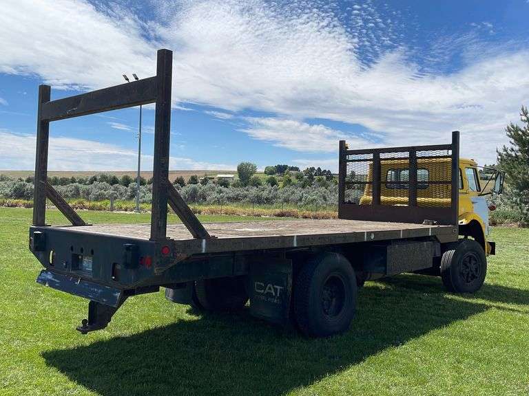 1980 International Cargo Star 1950 Flatbed Truck - Booker Auction Company