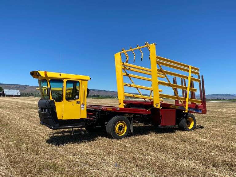 2011 New Holland H9880 Bale Wagon - Booker Auction Company