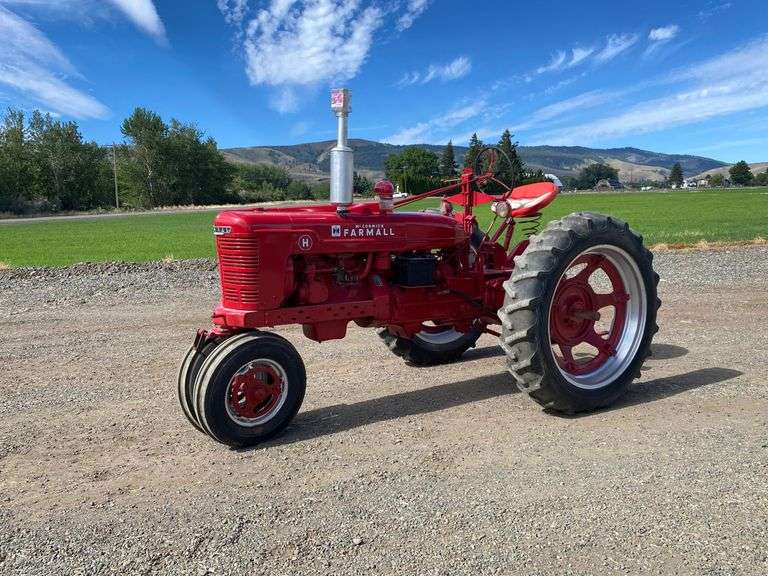 1946 McCormick Farmall H Tractor - Booker Auction Company
