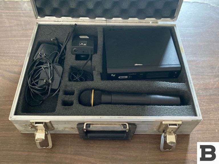 Electro Voice RE 2 Wireless Microphone & Transmitter - Booker Auction ...