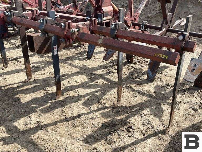 8 Row Dammer Diker - Booker Auction Company