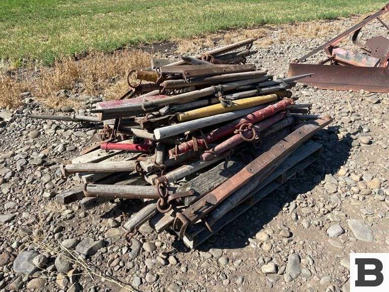 Antique Single Tree Hitches - Booker Auction Company