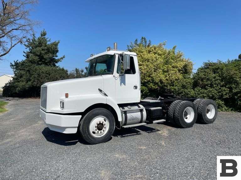1996 Volvo WG Tractor Truck - Booker Auction Company