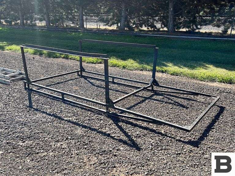 Utility Pipe Rack - Booker Auction Company