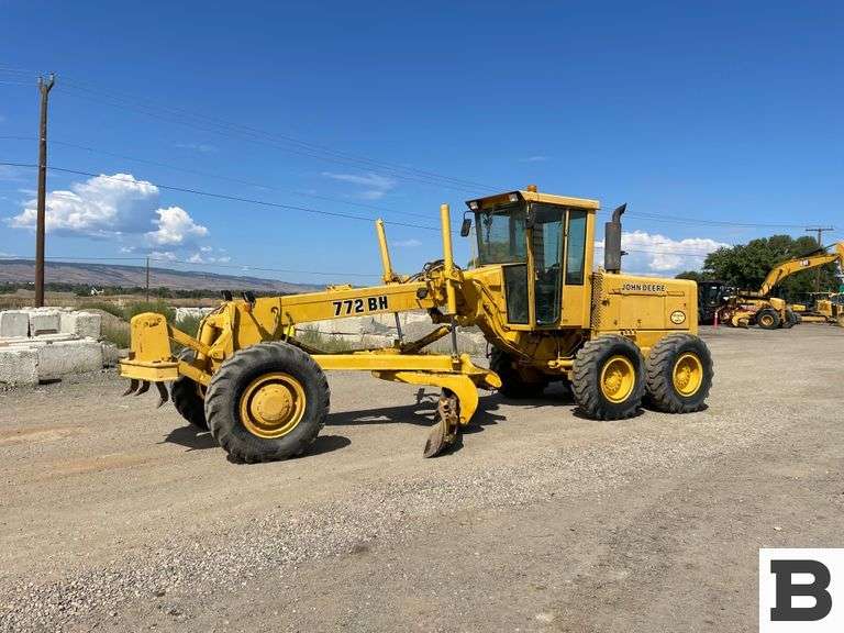 1986 John Deere 772BH Road Grader - Booker Auction Company