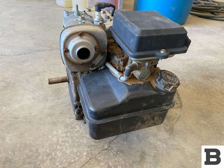 Briggs & Straton 5HP Motor - Booker Auction Company