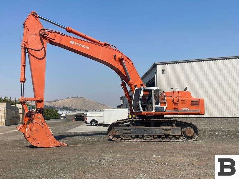 1992 Hitachi EX700 Excavator - Booker Auction Company