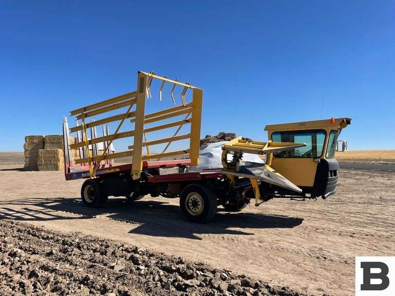 2008 New Holland H9880 Bale Wagon - Booker Auction Company