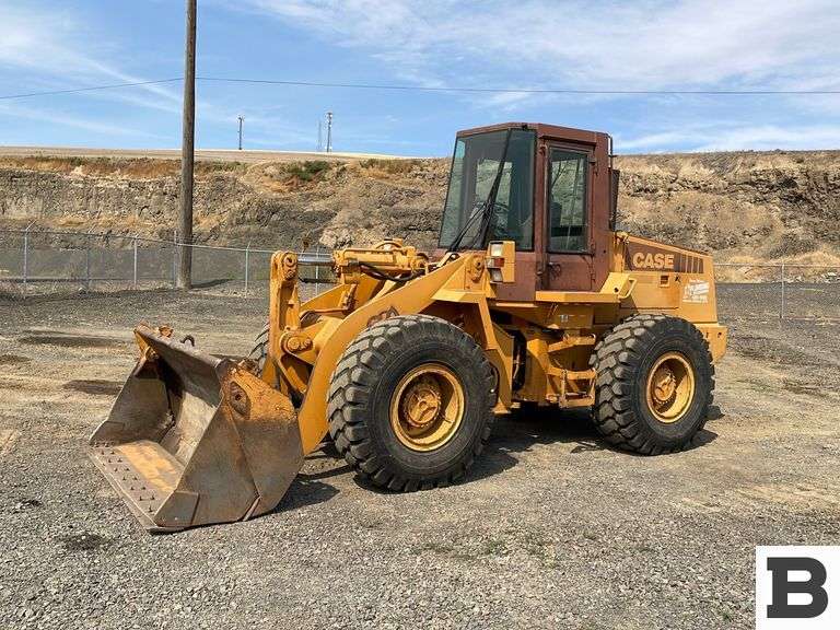 1989 Case 621 Wheel Loader - Booker Auction Company