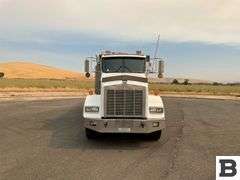 2000 Kenworth T800 Dump Truck - Booker Auction Company