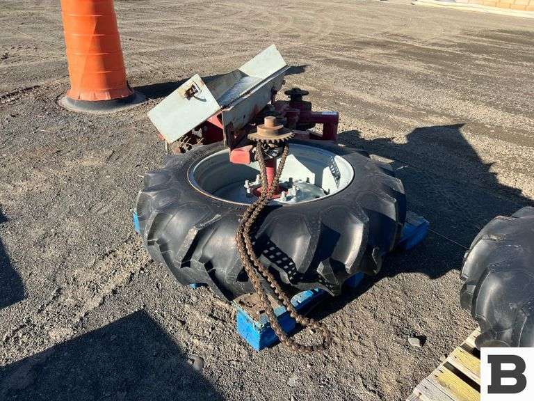 Spudnik 8400 Potato Planter Parts - Booker Auction Company