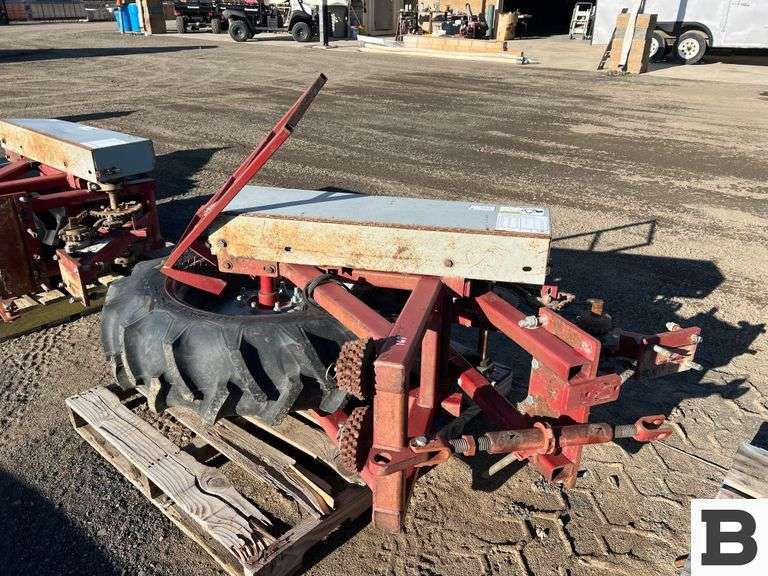 Spudnik 8400 Potato Planter Parts - Booker Auction Company