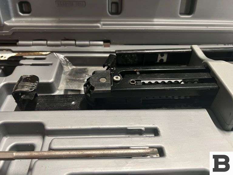 Senco Duraspin DS300 Screw Fastening System - Booker Auction Company