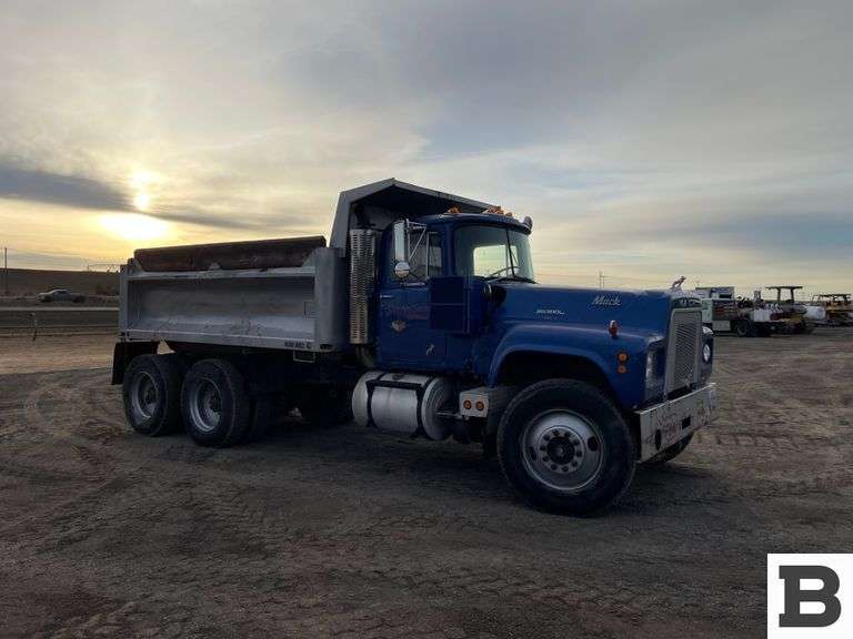 1970 Mack RS700L Dump Truck - Booker Auction Company