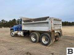 1970 Mack RS700L Dump Truck - Booker Auction Company