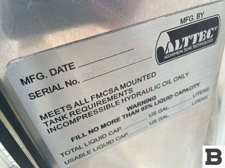 2020 Altec Hydraulic Reservoir Tank and Dump Valve - Booker Auction Company