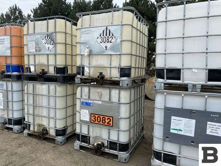 275 Gallon Plastic Shuttle Totes - Booker Auction Company