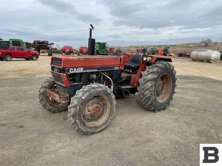 Case IH 585 Tractor - Booker Auction Company