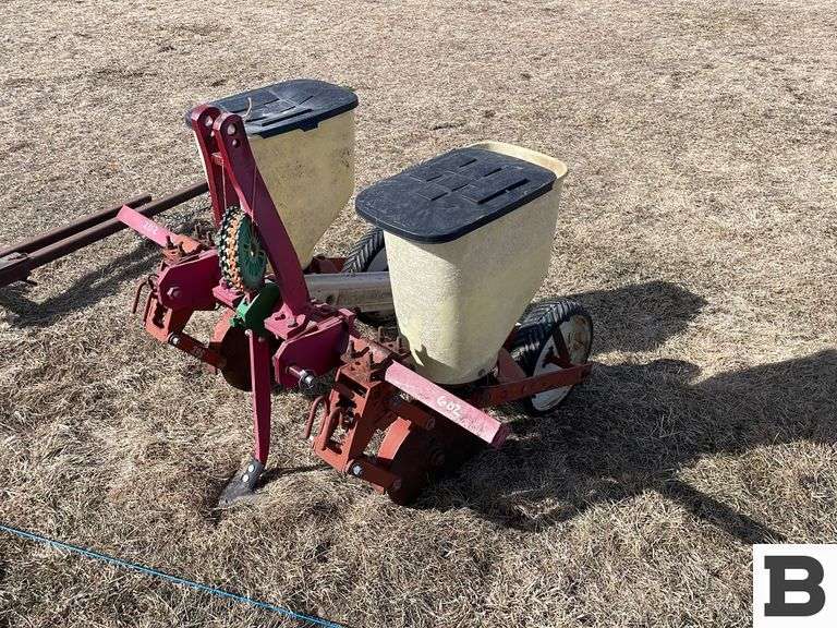 International 295 Corn Planter - Booker Auction Company