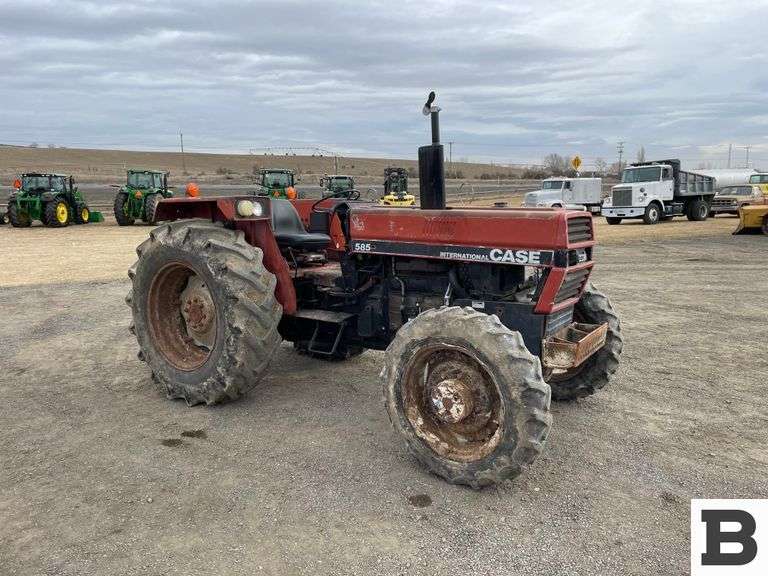 Case IH 585 Tractor - Booker Auction Company