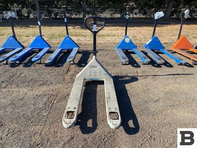 Crown PTH50 Pallet Jack Booker Auction Company crown-pth50-pallet-jack-booker-auction-company