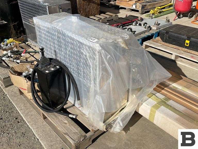 2020 Altec Hydraulic Reservoir Tank and Dump Valve - Booker Auction Company