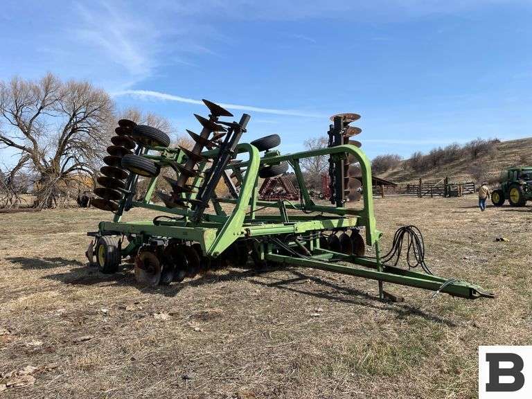 John Deere 335 Tandem Disk - Booker Auction Company