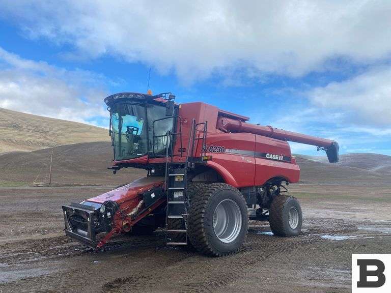 2014 Case IH 8230 Hillside Combine - Booker Auction Company