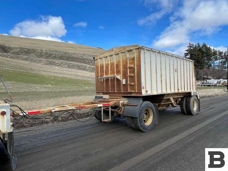 2009 Homemade Hopper Bottom Grain Pup Trailer - Booker Auction Company
