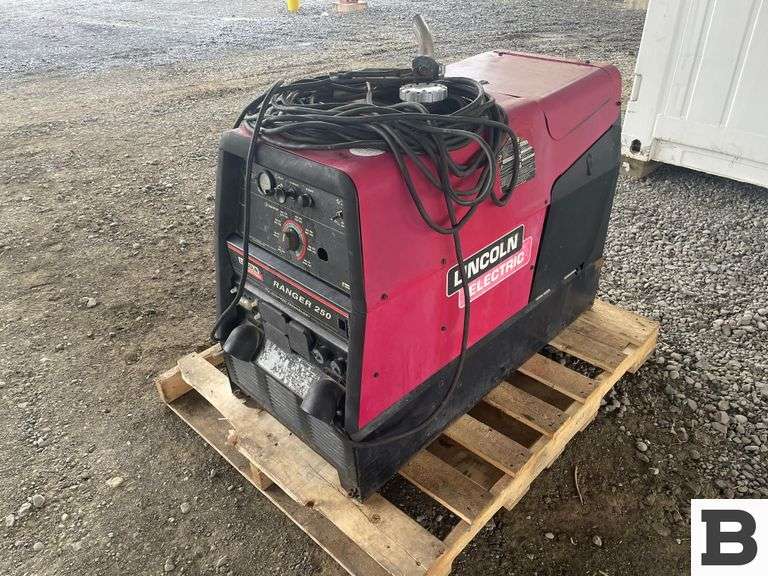 Lincoln Electric Ranger 250 Welder - Booker Auction Company