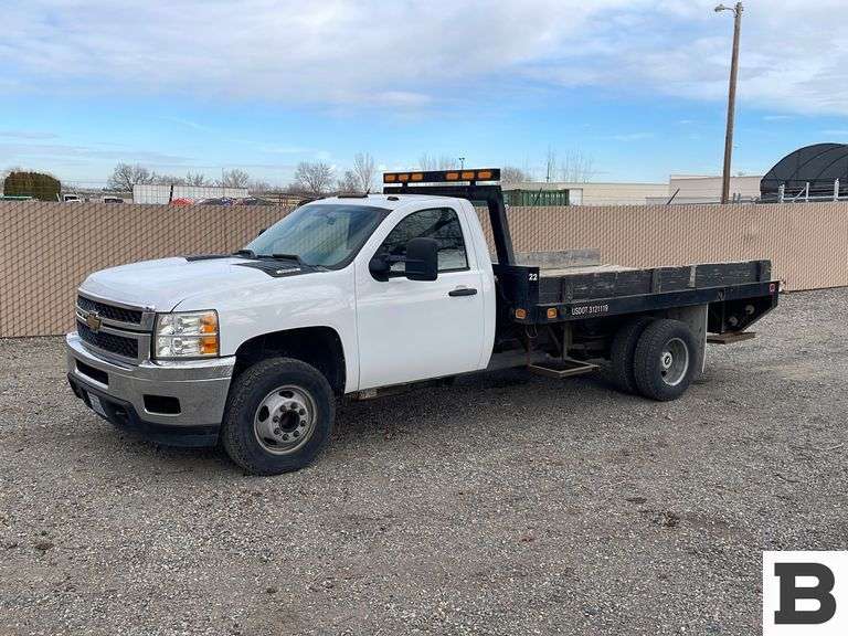 2011 Chevrolet Silverado 3500 Flatbed Pickup - Booker Auction Company