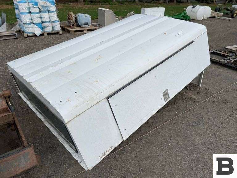 Gem Top Pickup Canopy - Booker Auction Company