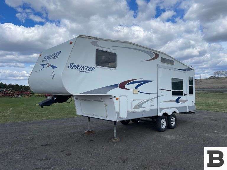 2004 Keystone Sprinter Fifth Wheel Trailer - Booker Auction Company