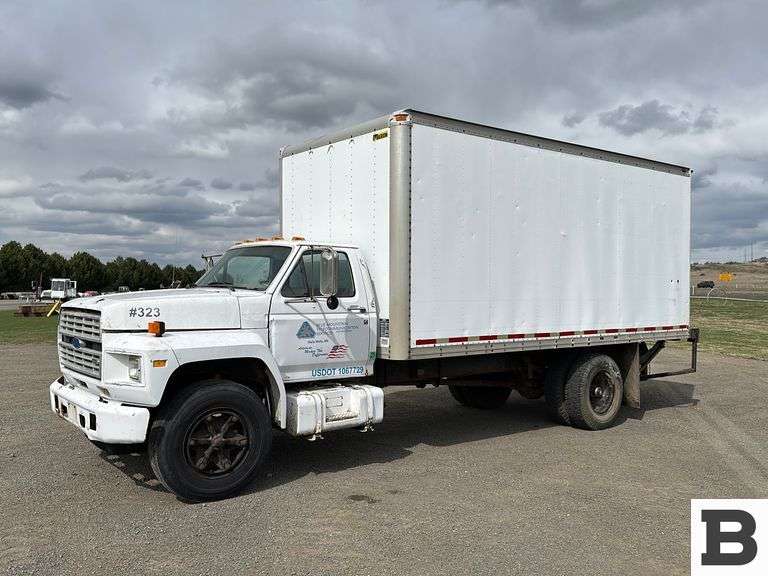 1988 Ford F700 Box Truck - Booker Auction Company