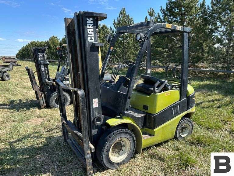 Clark C25L Forklift - Non Running - Booker Auction Company