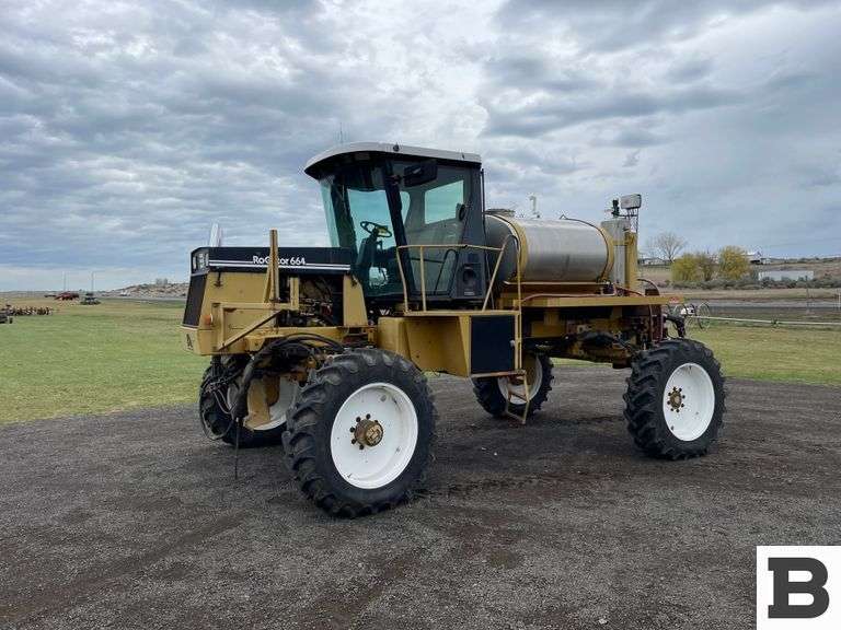 Rogator 664 Self Propelled Sprayer - Booker Auction Company