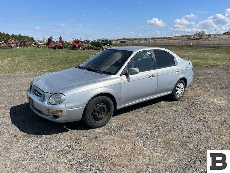 2001 Kia Spectra Hatchback - Booker Auction Company