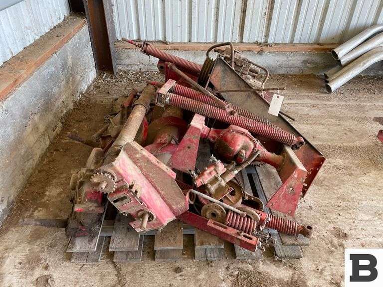 IH 375 Swather Parts - Booker Auction Company