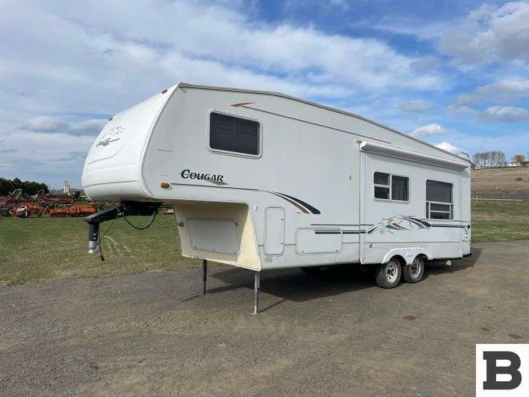 2000 Keystone Cougar 278EFS Fifth Wheel Trailer - Booker Auction Company