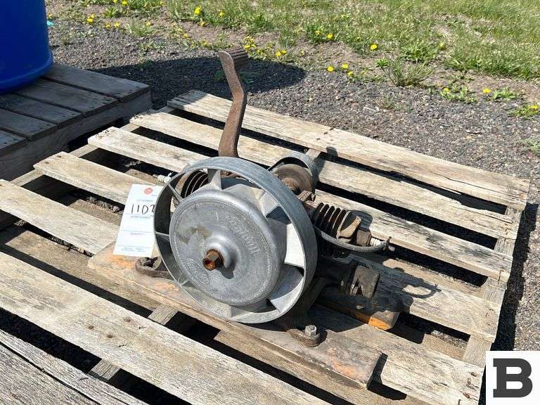 Maytag Motor - Booker Auction Company