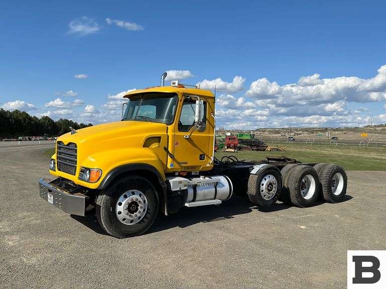 2005 Mack CV713 Tractor Truck - Booker Auction Company