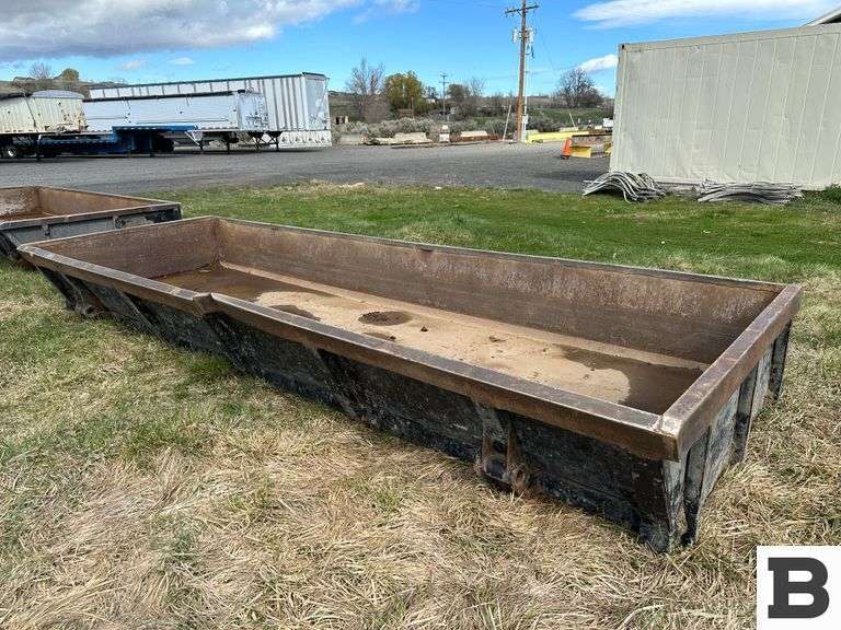 201"x72 Custom livestock Feed Water Trough - Booker Auction Company