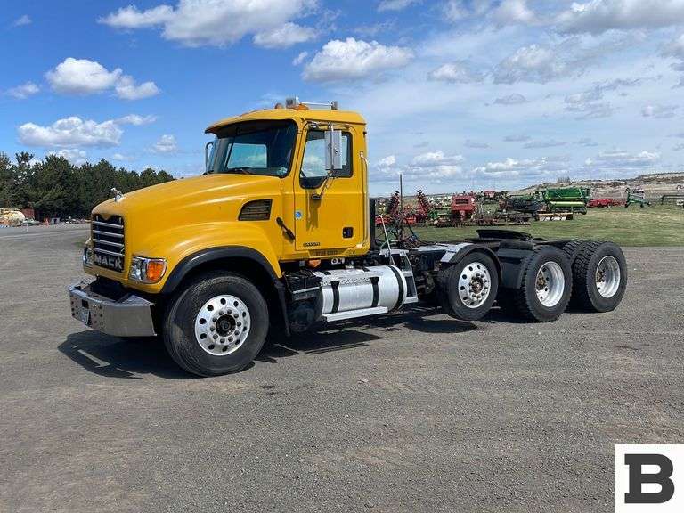 2005 Mack CV713 Tractor Truck - Booker Auction Company
